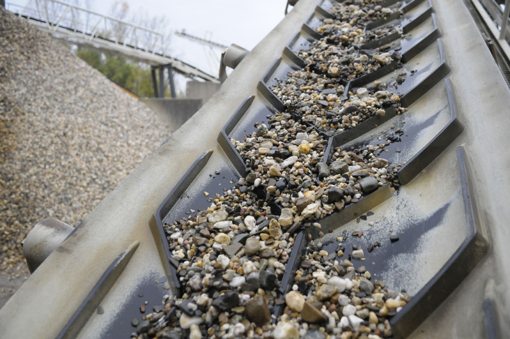 Chevron “V / Y / C” Pattern (Profiled) Conveyor Belts | Bullflex Rubbers